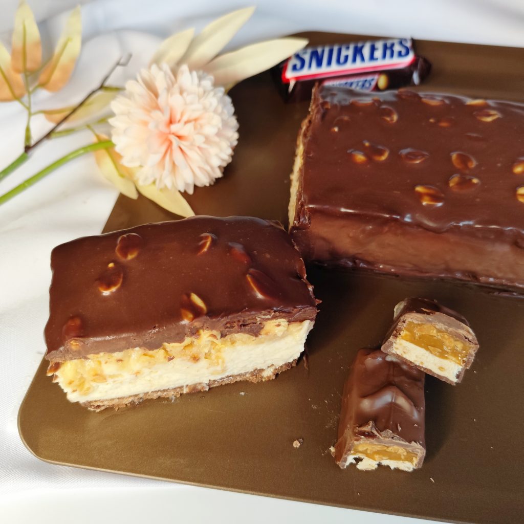 Snickers Torte: Ein XXL Genuss aus Erdnüssen und Schokolade - Simones ...